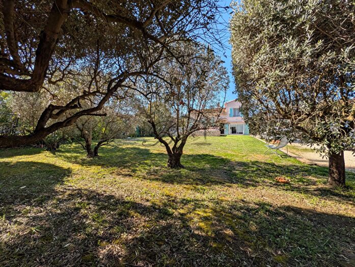 Maison à vendre - La Tour-dAigues - 5 pièces - 4 chambres