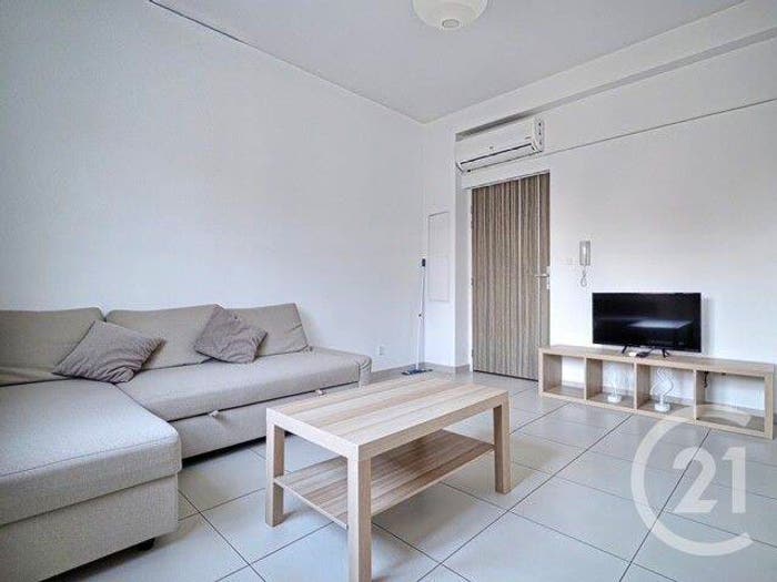 Appartement 2 pièces à louer - La Londe-les-Maures