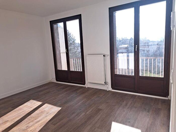 Appartement à louer - Barnave-Saint Robert, Saint-Égrève - 1 pièce