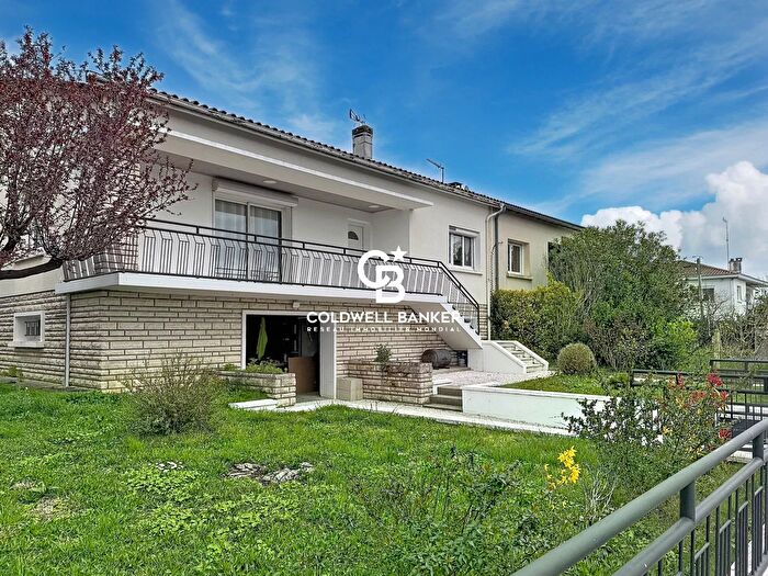 Maison à vendre - Chaniers - 6 pièces - 3 chambres