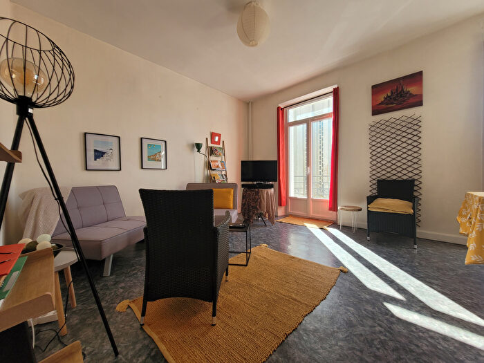 Appartement à vendre - Vichy, Vieux Vichy - 2 pièces - 1 chambre