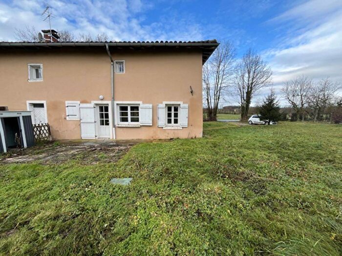 Maison à louer - Saint-Germain-sur-Renon - 4 pièces - 3 chambres