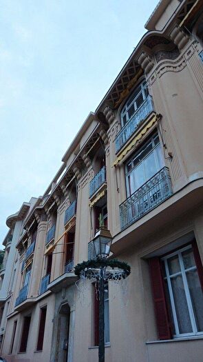 Appartement à louer - Beaulieu-sur-Mer - 6 pièces - 4 chambres