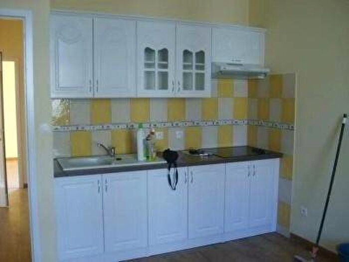 Centre Ville, Montceau-les-Mines : Appartement 2 pièces à louer