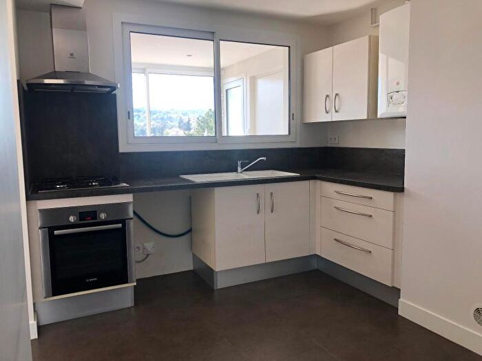 Appartement à louer - Montbrison, Centre-ville - 4 pièces - 3 chambres