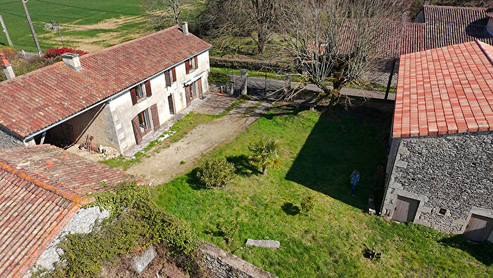 Saint-Pierre-dExideuil - Maison 6 pièces à vendre