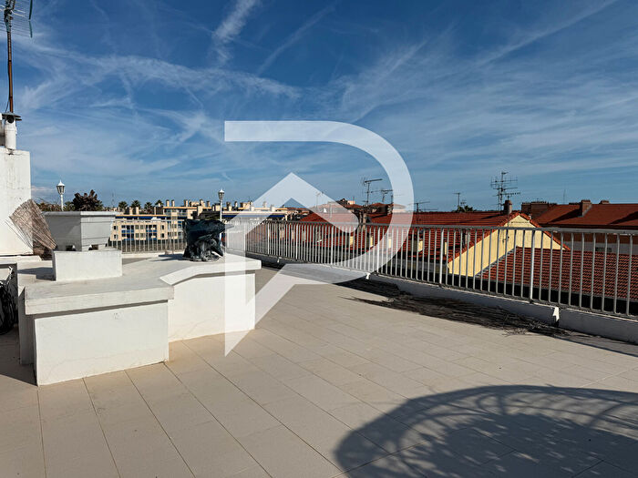 Appartement à vendre - Vallauris, Golfe Juan, Vieux Port - 4 pièces - 2 chambres