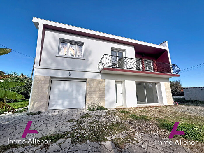 Maison à vendre - Saintes - 6 pièces - 3 chambres