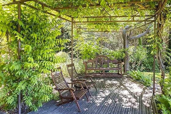 Appartement à louer - Centre Ancien, Pertuis - 5 pièces - 4 chambres