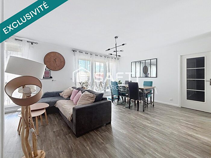 Appartement 4 pièces à Maurepas, Le Village, à vendre