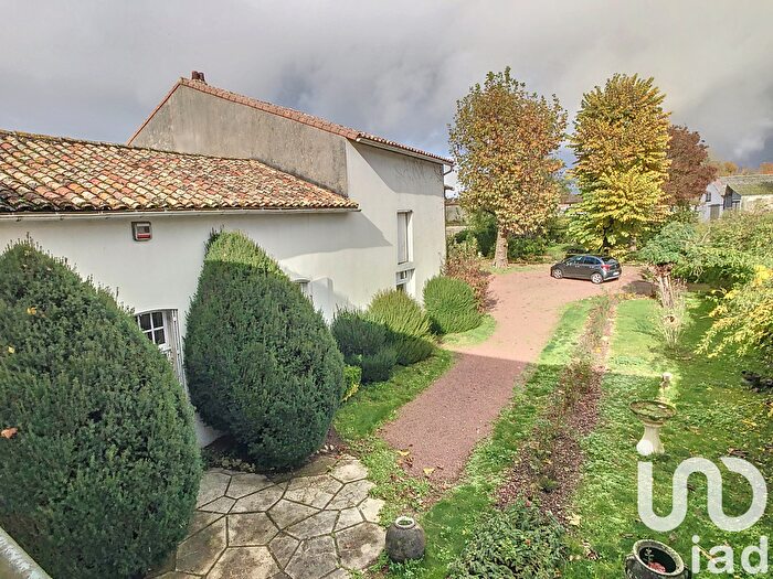 Maison à vendre - Villefagnan - 10 pièces - 5 chambres