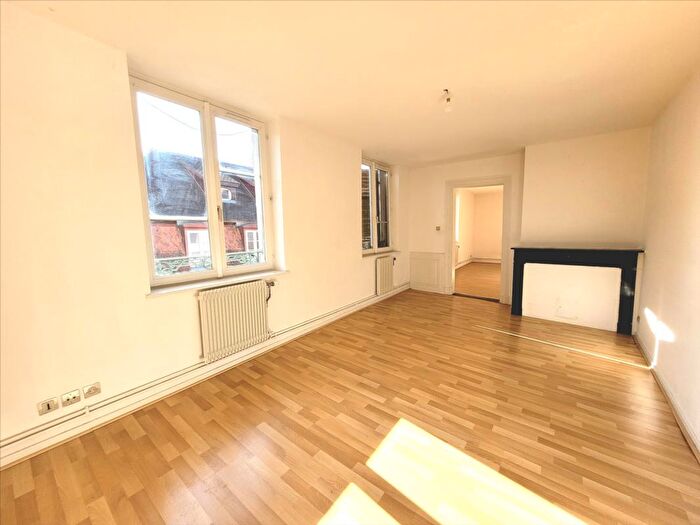 Appartement à louer - Colmar, Centre-ville - 3 pièces - 3 chambres