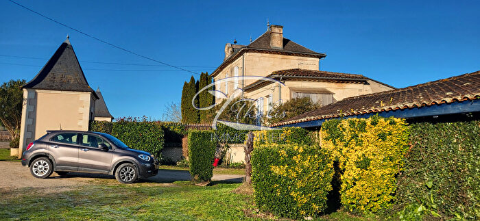 Maison à vendre - Bourg - 10 pièces - 5 chambres