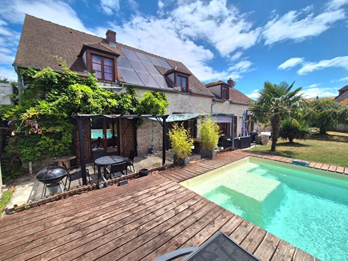 Maison 7 pièces à Bannost-Villegagnon, à vendre