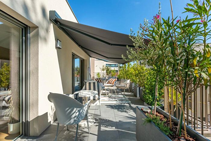 Appartement à vendre - Écully, Les Serres, Vivier - 3 pièces - 2 chambres