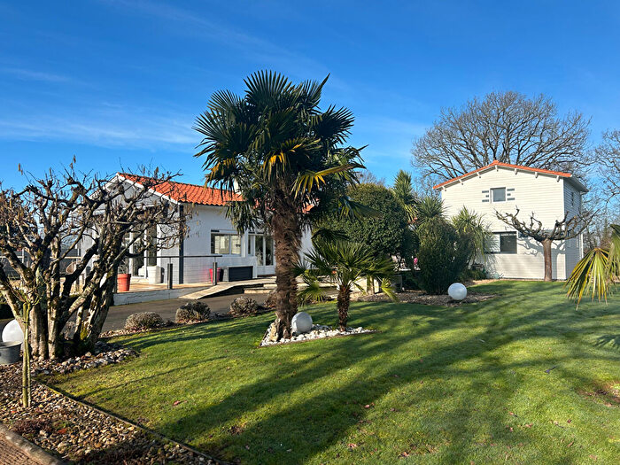 Maison à vendre - Le Girouard - 8 pièces - 6 chambres