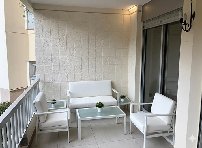 Appartement 6 pièces à Courbevoie, à vendre