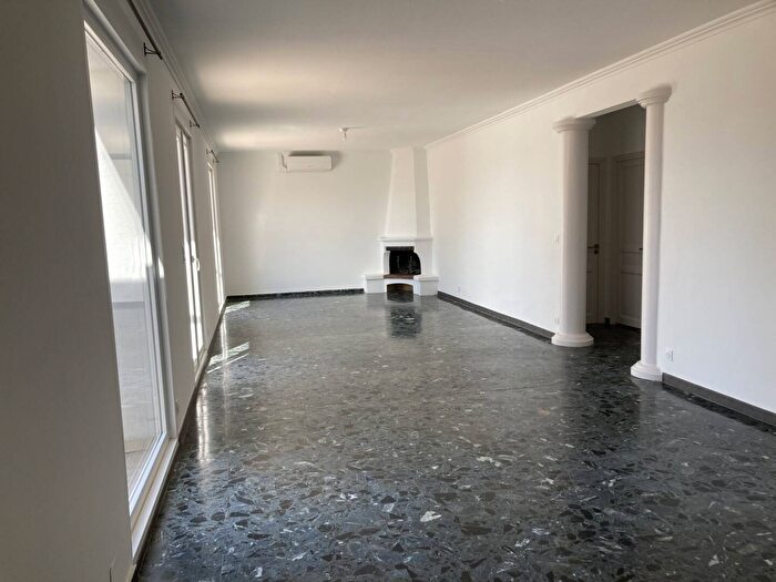 Appartement à louer - Alès - 3 pièces - 2 chambres