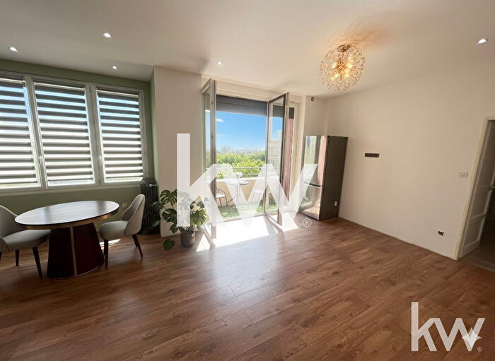 Appartement à vendre - Saint-Étienne, Centre-ville, Peuple, Chavanelle - 5 pièces - 3 chambres