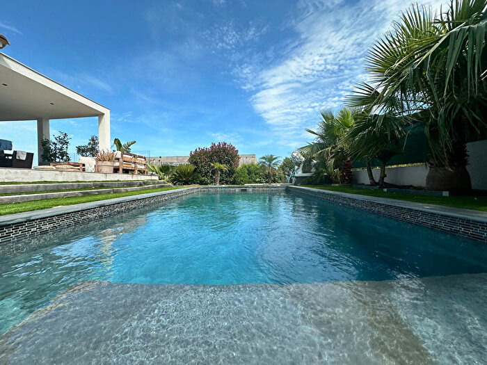 Maison à vendre - Fréjus, Saint-Aygulf - 5 pièces - 3 chambres