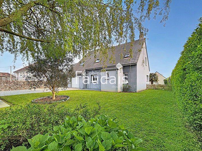 Maison à vendre - Saint-Symphorien-le-Valois - 8 pièces - 5 chambres