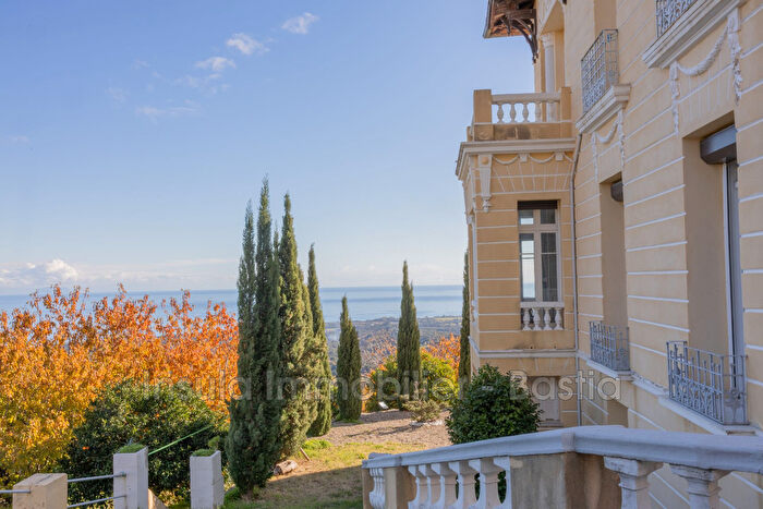 Maison à vendre - Cervione - 12 pièces - 6 chambres