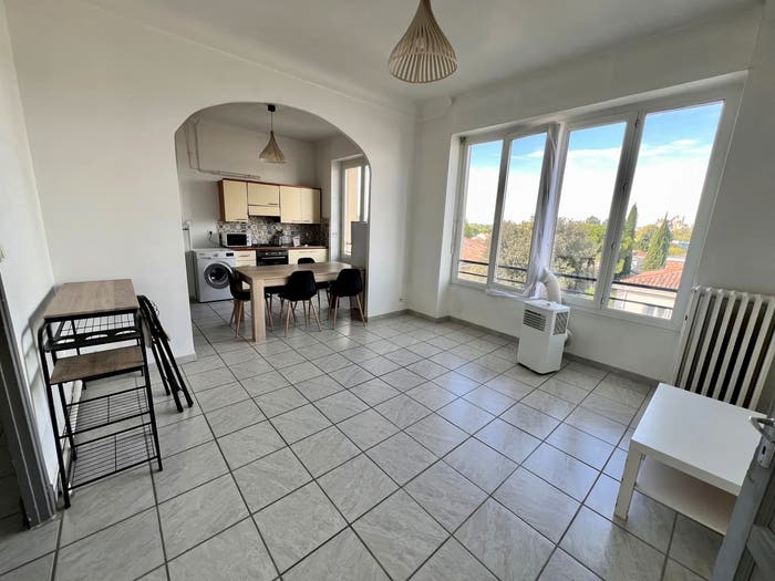 Appartement 2 pièces à vendre à Beaucaire, Centre-ville
