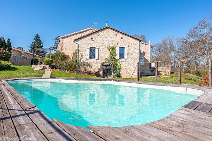 Saint-Perdoux : Maison 8 pièces à vendre