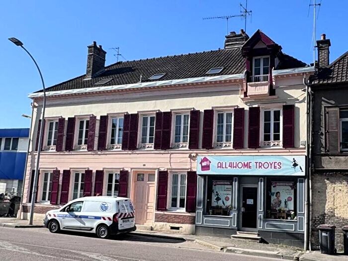Appartement à louer - Cathédrale, Troyes - 1 pièce