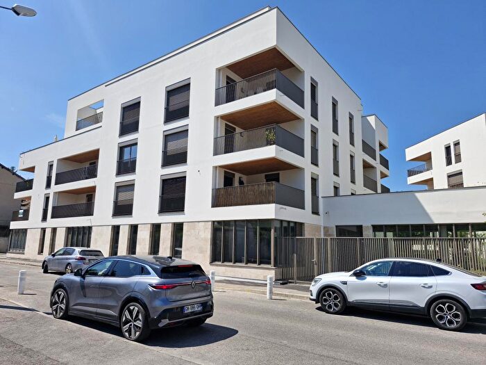 Appartement 2 pièces à louer - Bourgoin-Jallieu, Centre-ville, Pont Saint-Michel