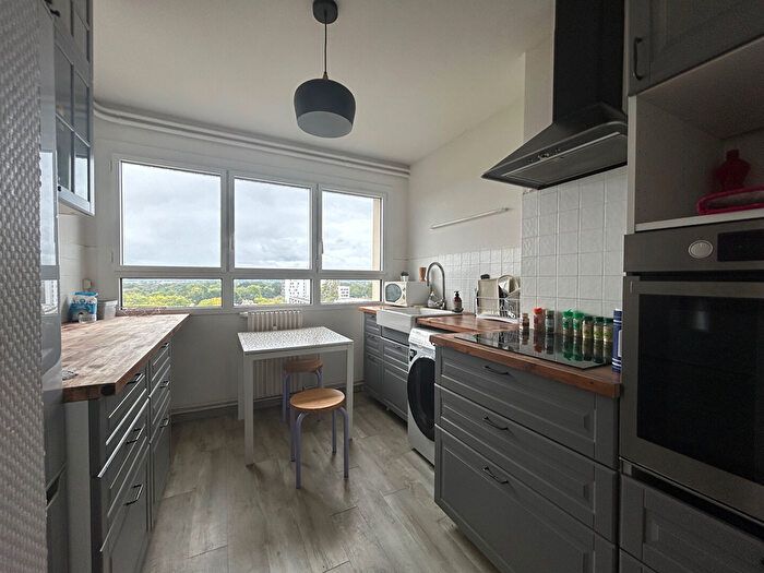 Appartement à louer - Quartiers Nord-Ouest, Villejean - 5 pièces - 5 chambres