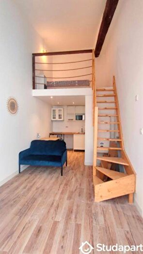 Appartement à louer - Arènes, Nîmes - 1 pièce