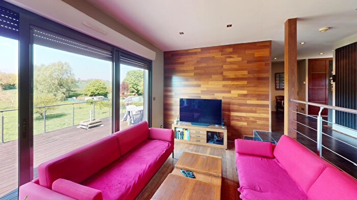 Maison à vendre - Hodenc-en-Bray - 6 pièces - 4 chambres