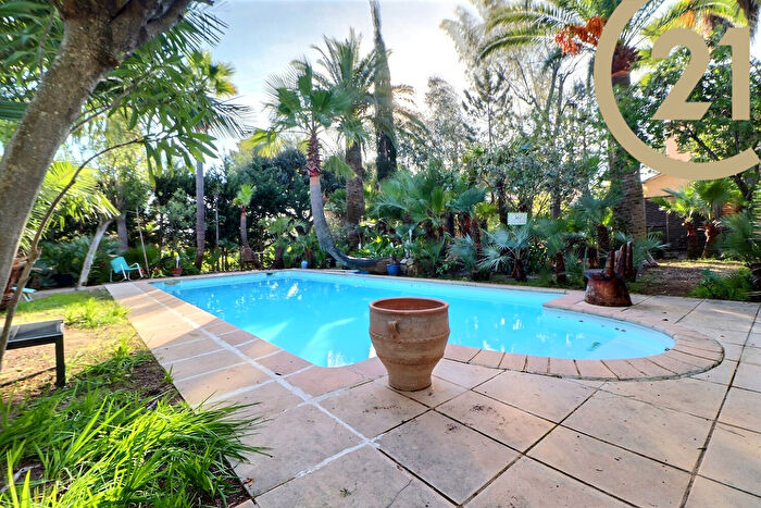 Maison à vendre - Fréjus - 5 pièces - 3 chambres