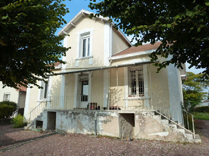 Maison à vendre - Saint-Yrieix-sur-Charente - 7 pièces - 4 chambres