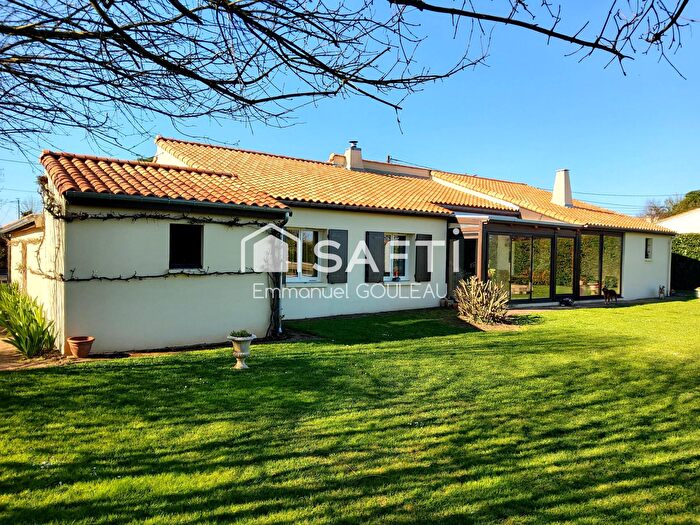 Maison à vendre - Vouillé - 7 pièces - 5 chambres