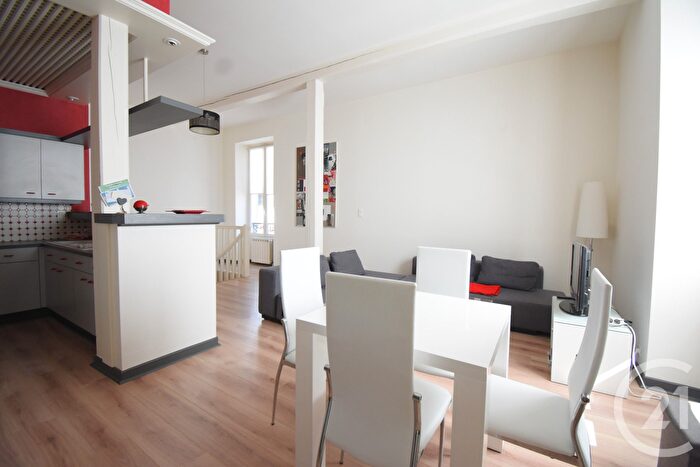 Appartement à vendre - Vichy, Coeur de Ville - 2 pièces - 1 chambre