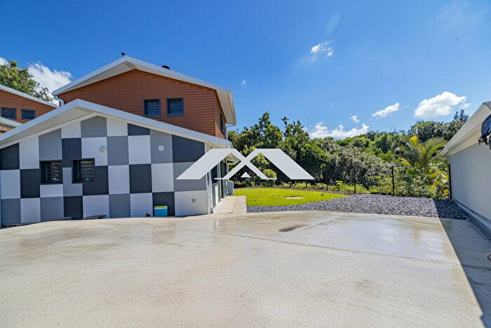Maison 4 pièces à vendre - Saint-Joseph, Les Lianes, Carosse, Bézaves