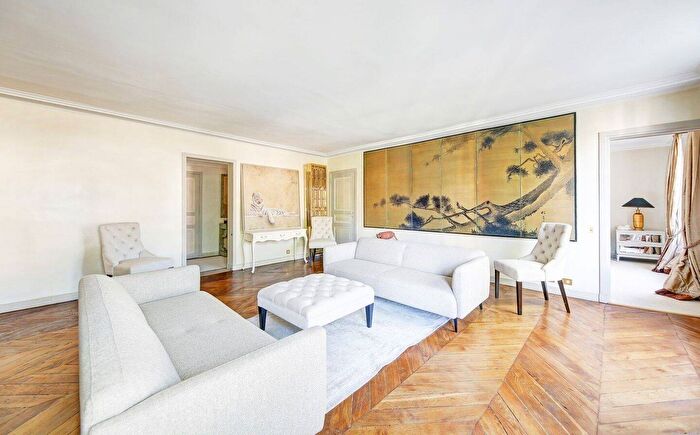 Appartement à louer - Saint Germain des Prés, Paris ème arrondissement - 8 pièces - 4 chambres