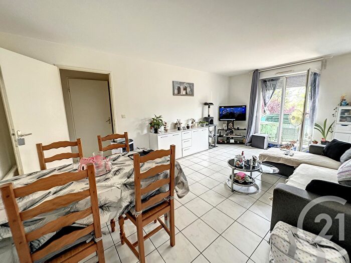 Appartement à vendre - Villeneuve-sur-Yonne - 2 pièces - 1 chambre