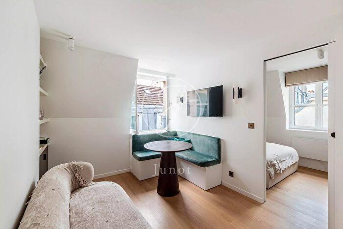 Appartement à vendre - Paris e , Odéon, Mabillon - 2 pièces - 1 chambre
