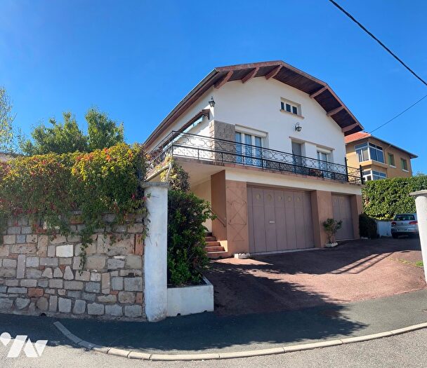 Maison 5 pièces à Saint-Genest-Lerpt, à vendre