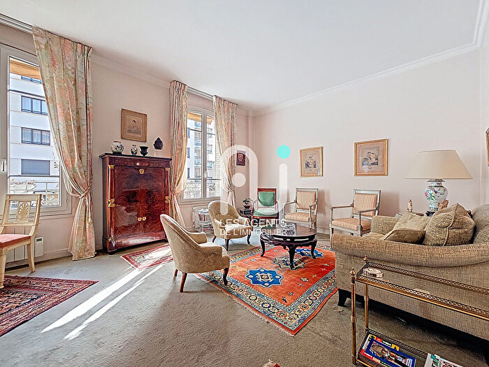 Appartement à vendre - Suresnes, Carnot, Gambetta - 3 pièces - 2 chambres