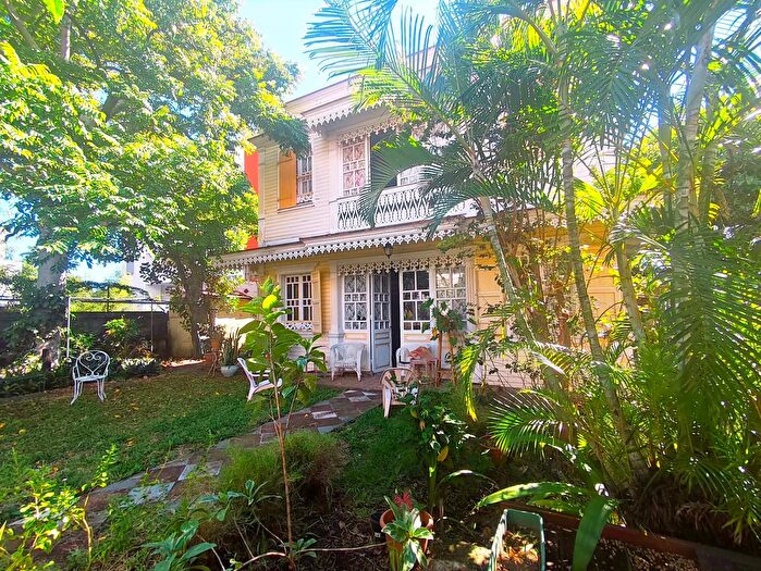 Maison 6 pièces à Saint-Denis, Centre-ville, à vendre