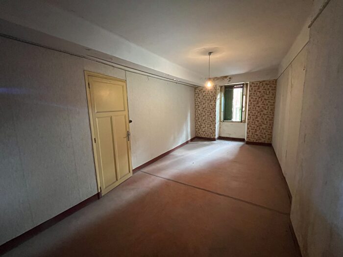 Maison à vendre - Pont-Saint-Esprit - 6 pièces - 3 chambres