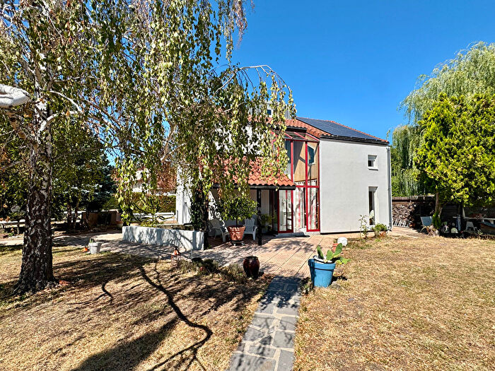 Pérignat-sur-Allier : Maison 8 pièces à vendre