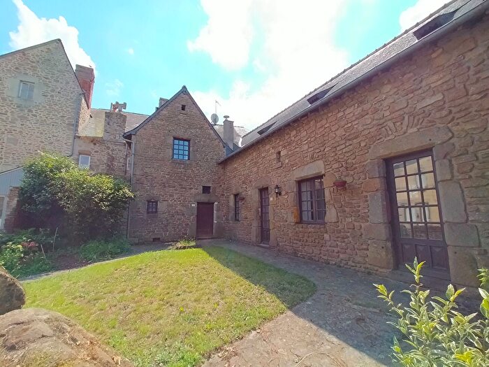 Maison à vendre - Courcité - 11 pièces - 5 chambres