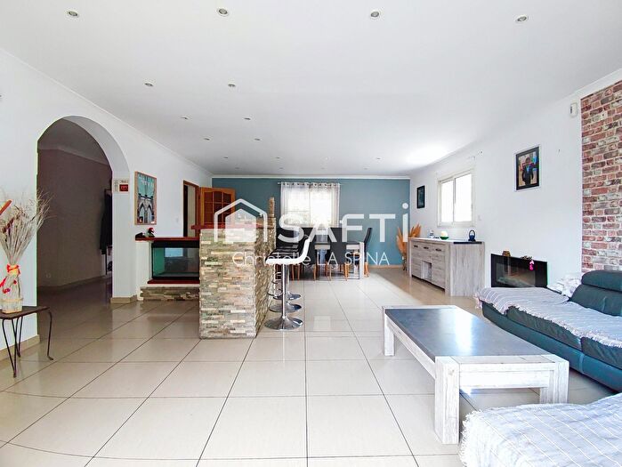 Maison à vendre - Milhaud - 6 pièces - 4 chambres