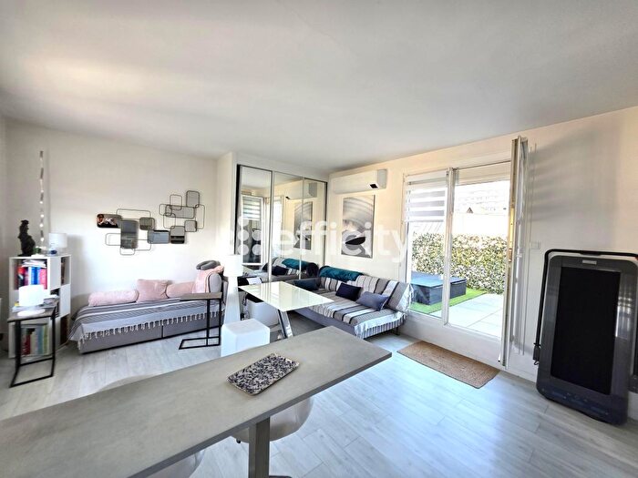 Appartement à vendre - Issy-les-Moulineaux, Centre-ville, Corentin Celton, Les Varennes - 2 pièces - 1 chambre