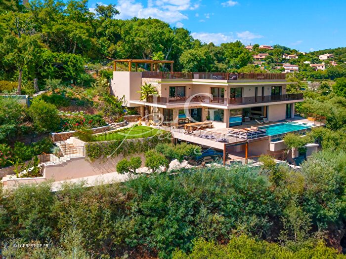 Maison à vendre - Mandelieu-la-Napoule, Minelle - 10 pièces - 5 chambres